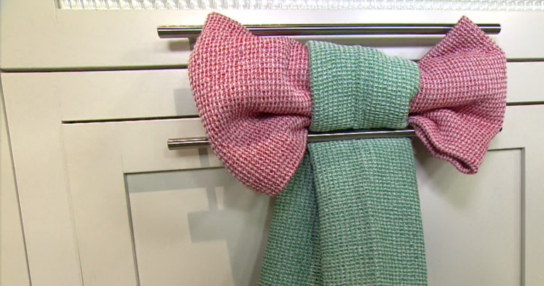Turn dish towels into a pretty bow! Here's how... - Studio 5