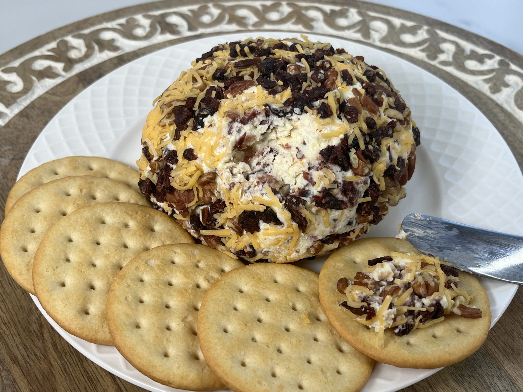 Make a cheeseball for every occasion! This round up covers sweet AND ...